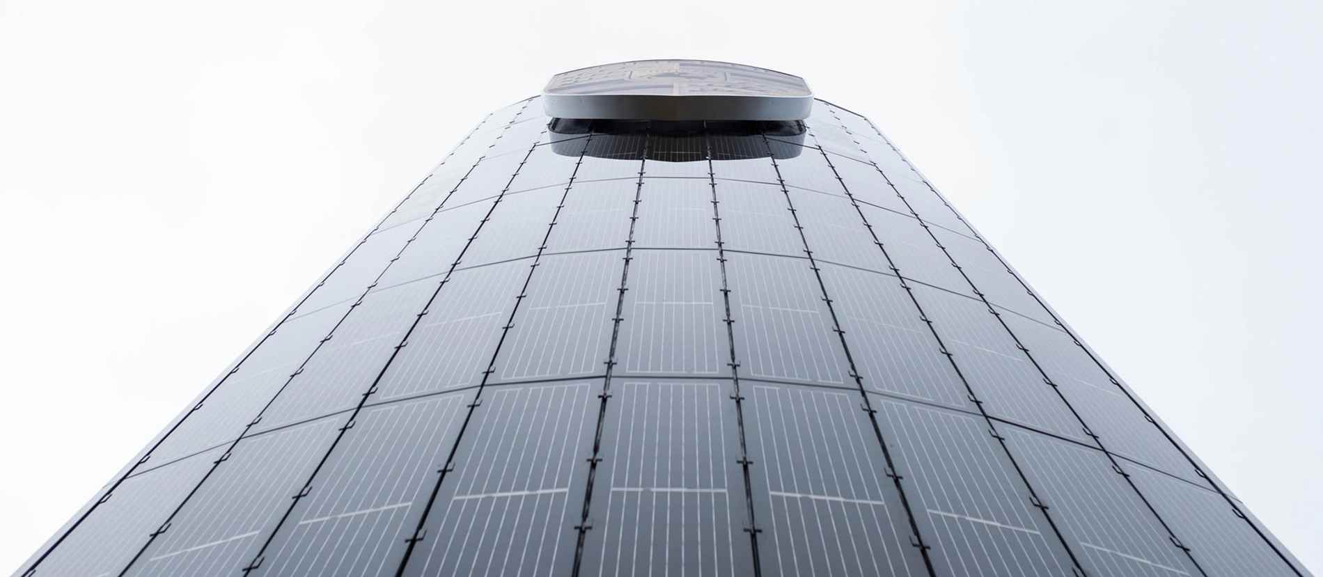 Porsche Solarpylon Berlin - Guttenberger-Lichtwerbung